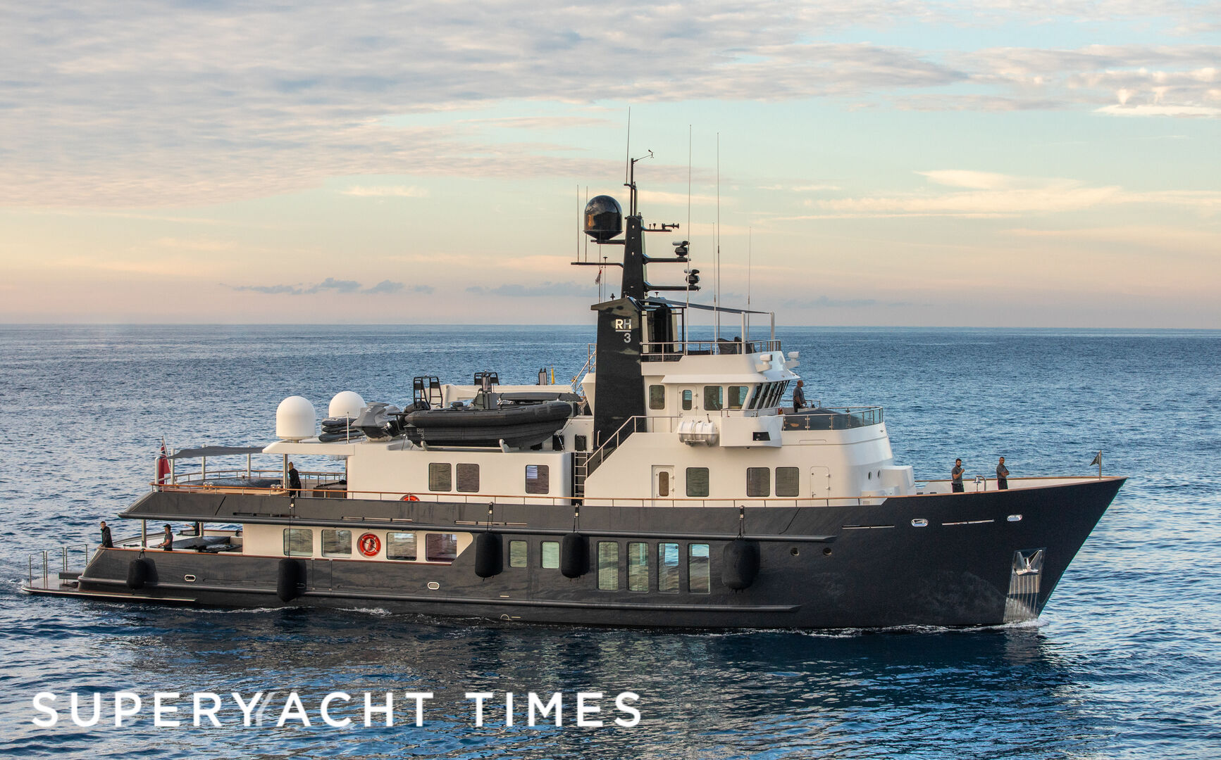 39m RMK superyacht RH3 arriving in Monaco