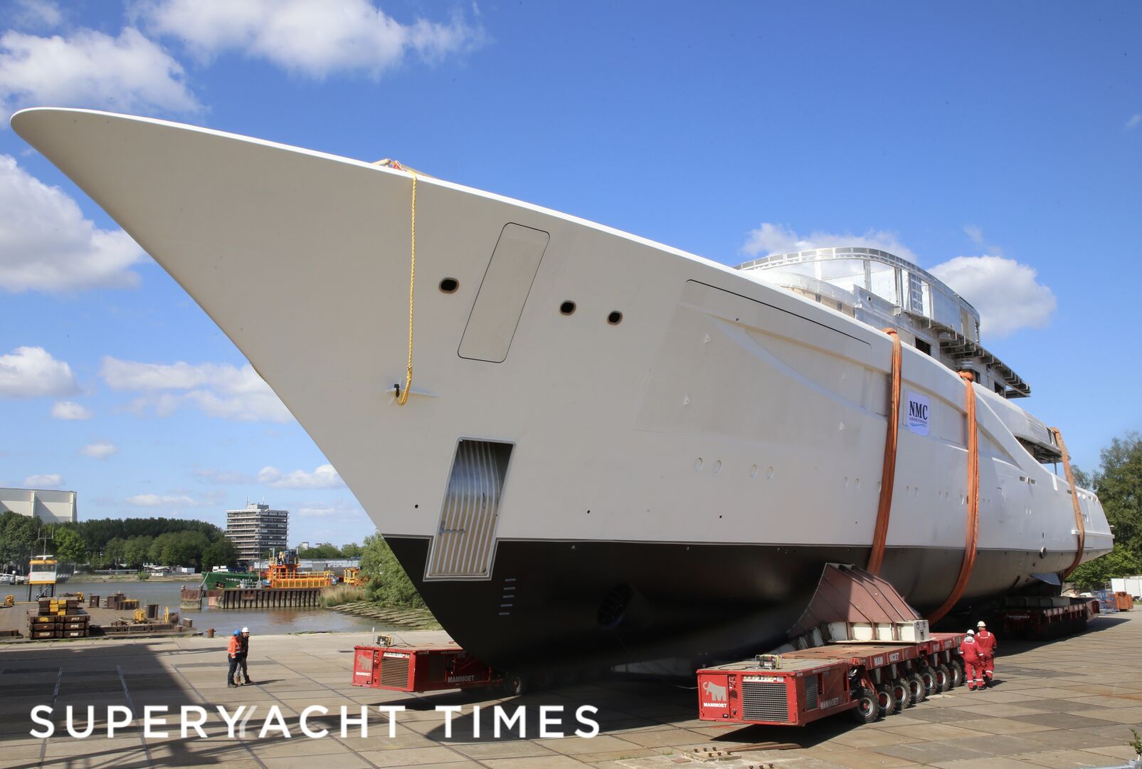 71m Feadship project 820 receives composite sundeck structure