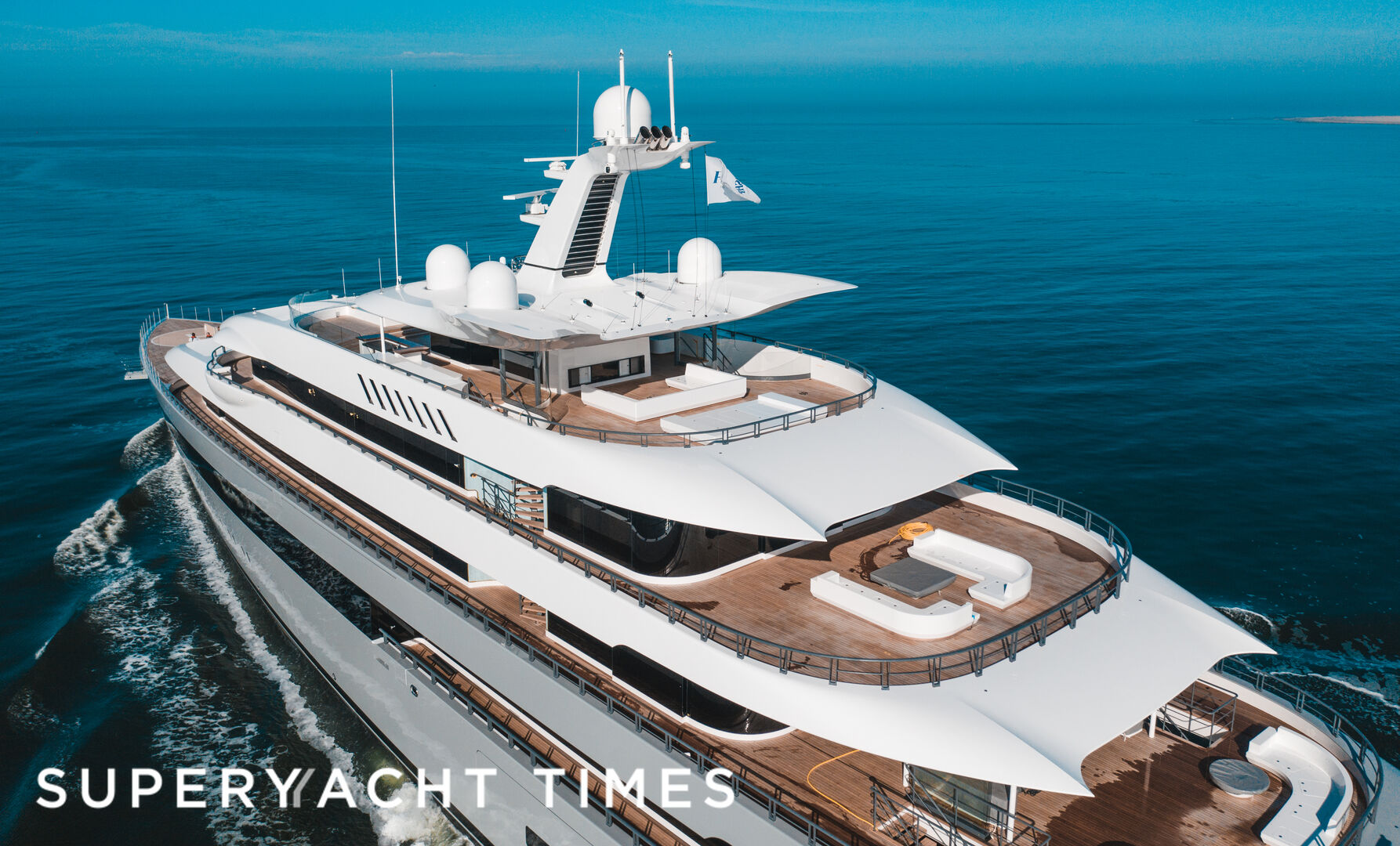 In Pictures: 100m Feadship Moonrise in action