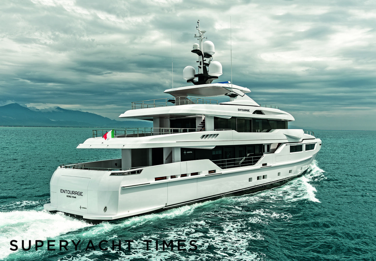 46m Admiral superyacht Entourage sold