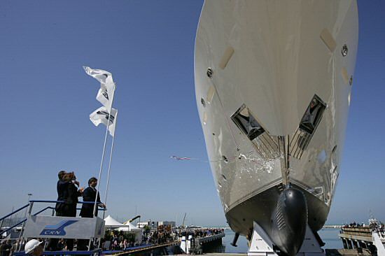 CRN launches the 43m superyacht Hana