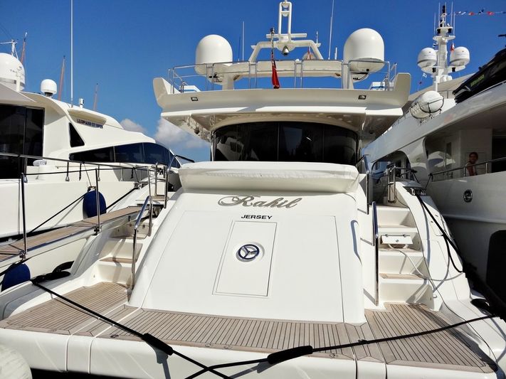 Rahil Yacht | 30m Azimut Yachts | Superyacht Times