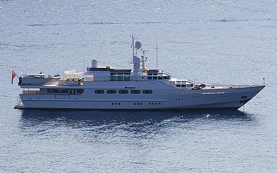 The Feadship Lionwind at anchor