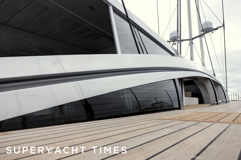The use of glass in sailing yacht designs