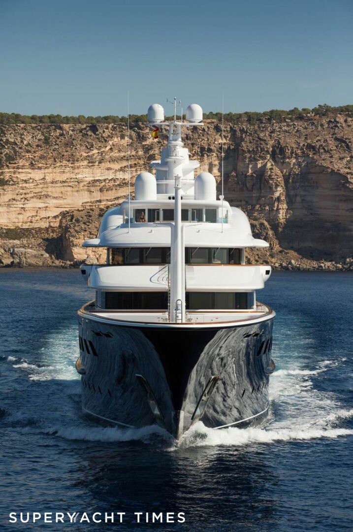 Superyacht of the Week: Acquiring Aquila