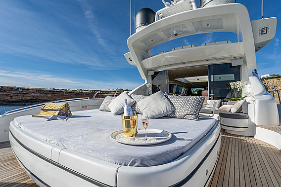 Five Star Yacht | 28m Overmarine Group SPA | Superyacht Times