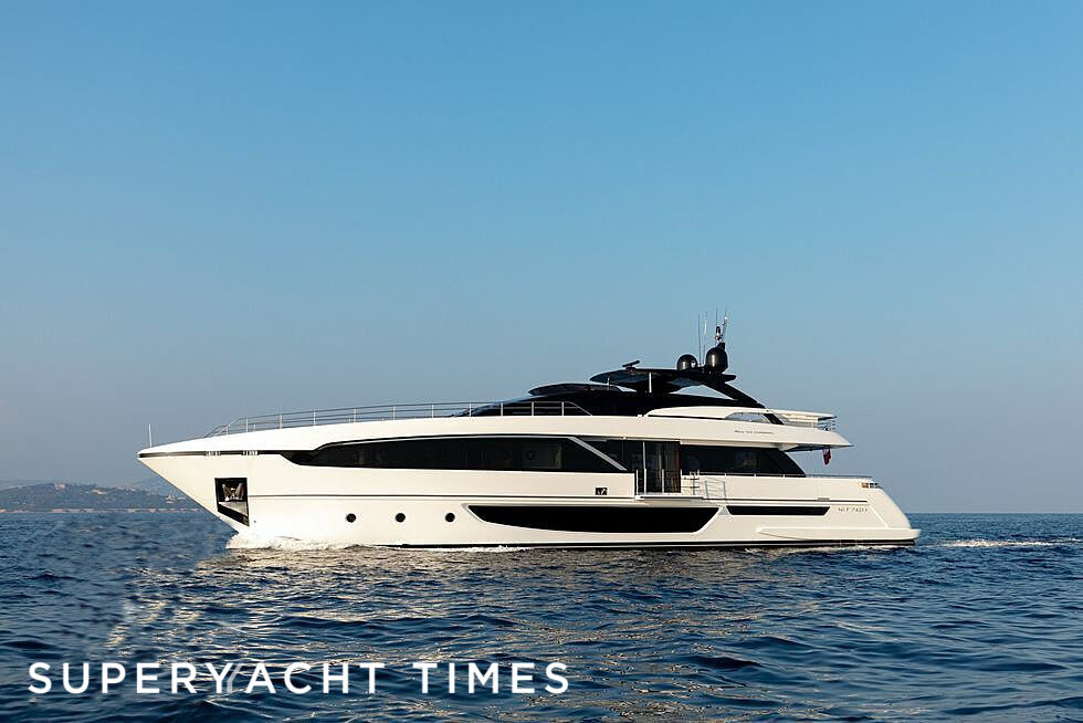 30m Riva motor yacht Raph Seven for sale
