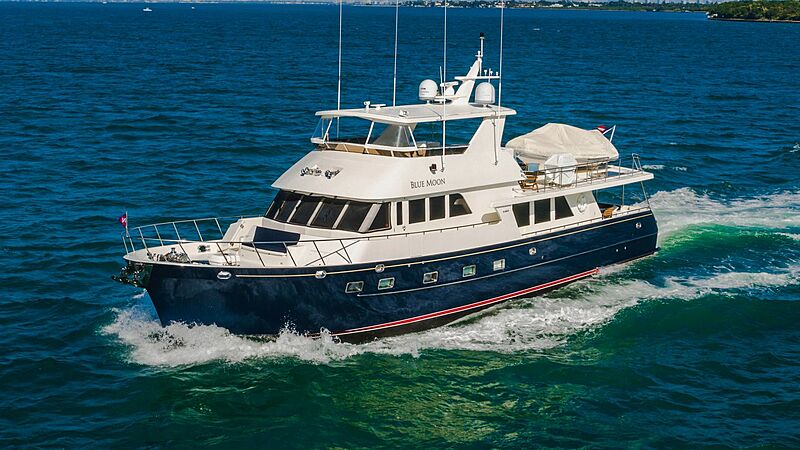 Blue Moon Yacht Power Yachts 100 MoonYacht