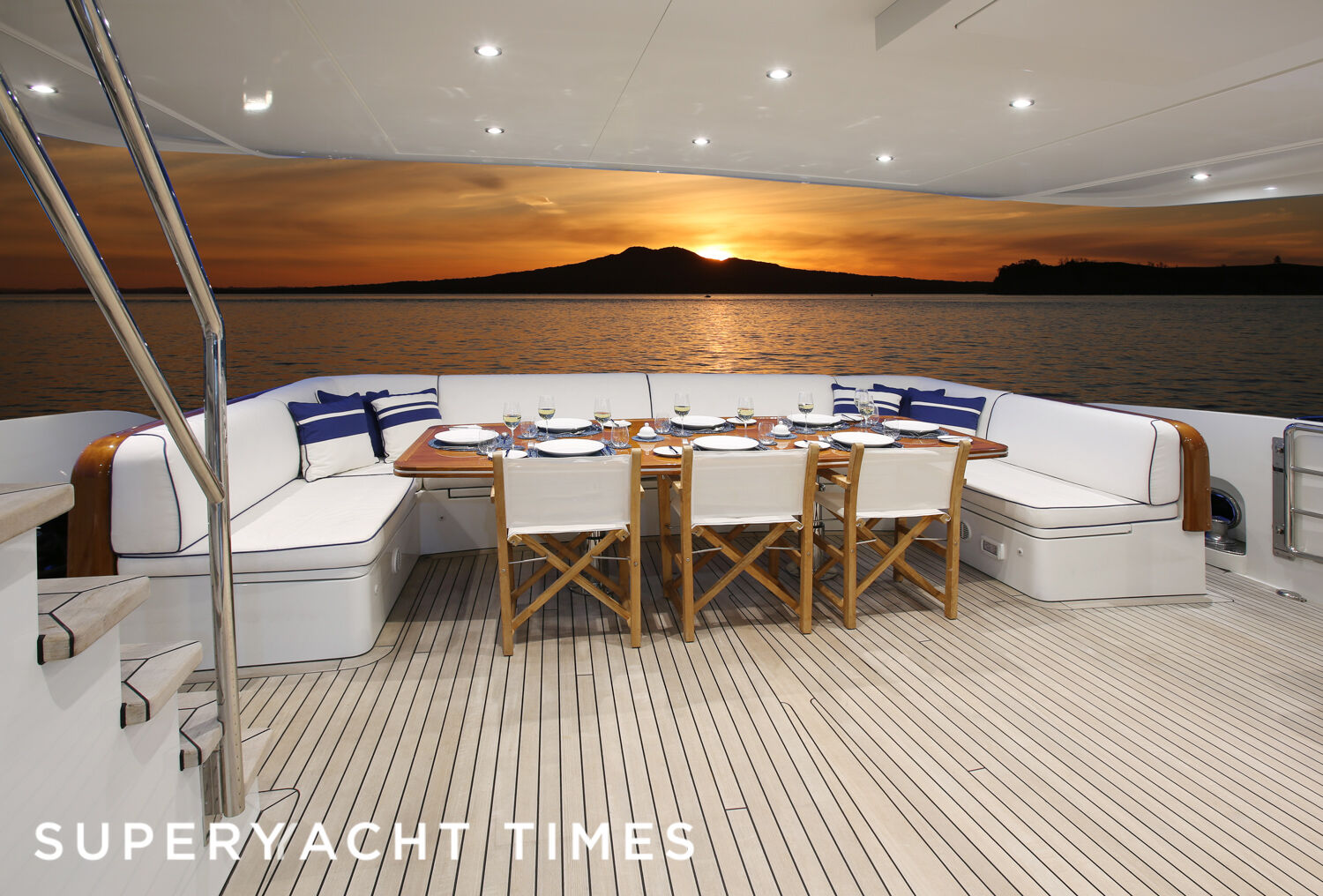 30m yacht Mahalo sold in Auckland