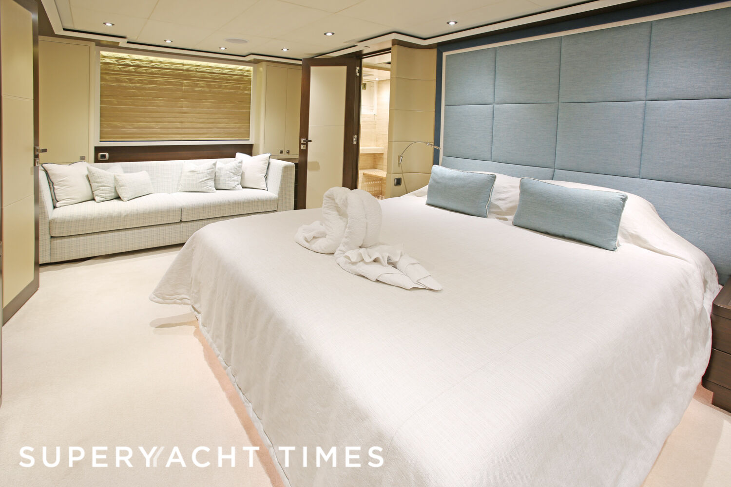 30m yacht Mahalo sold in Auckland