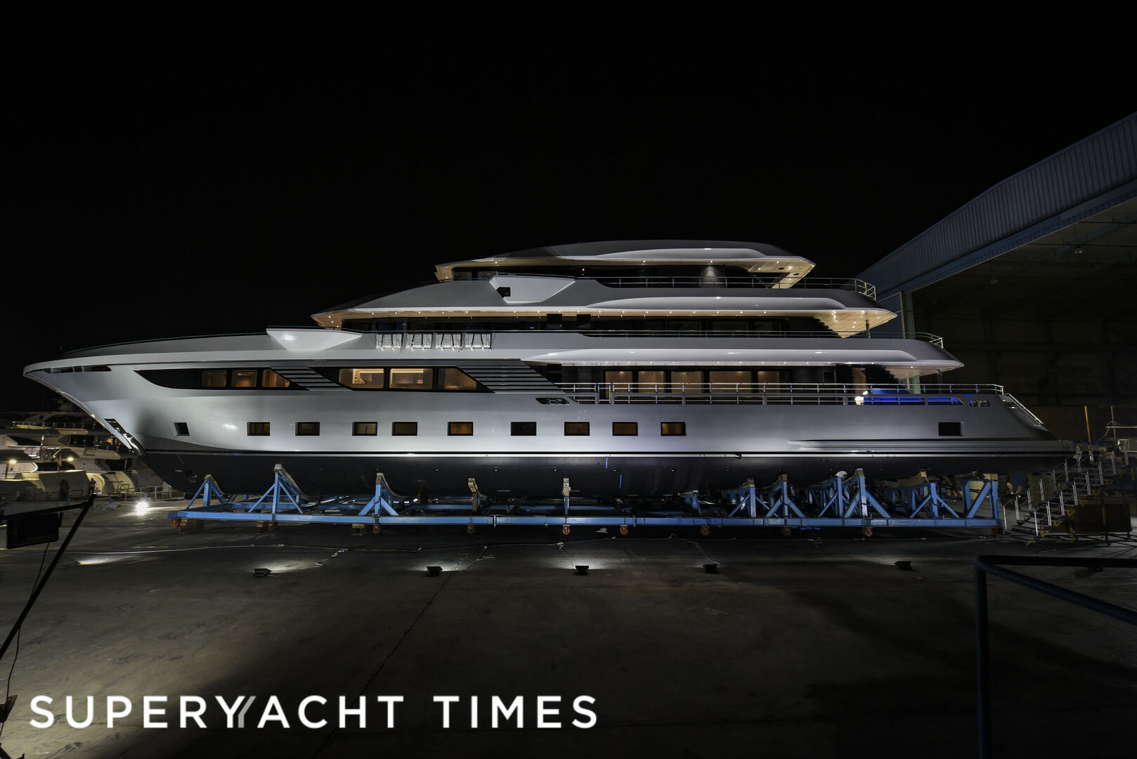 Inside the magnificent Majesty 175 by Gulf Craft