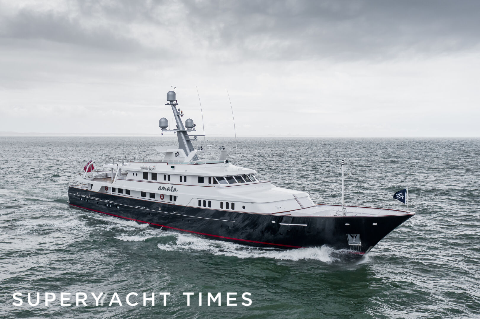 58m Amara relaunched following refit at Feadship