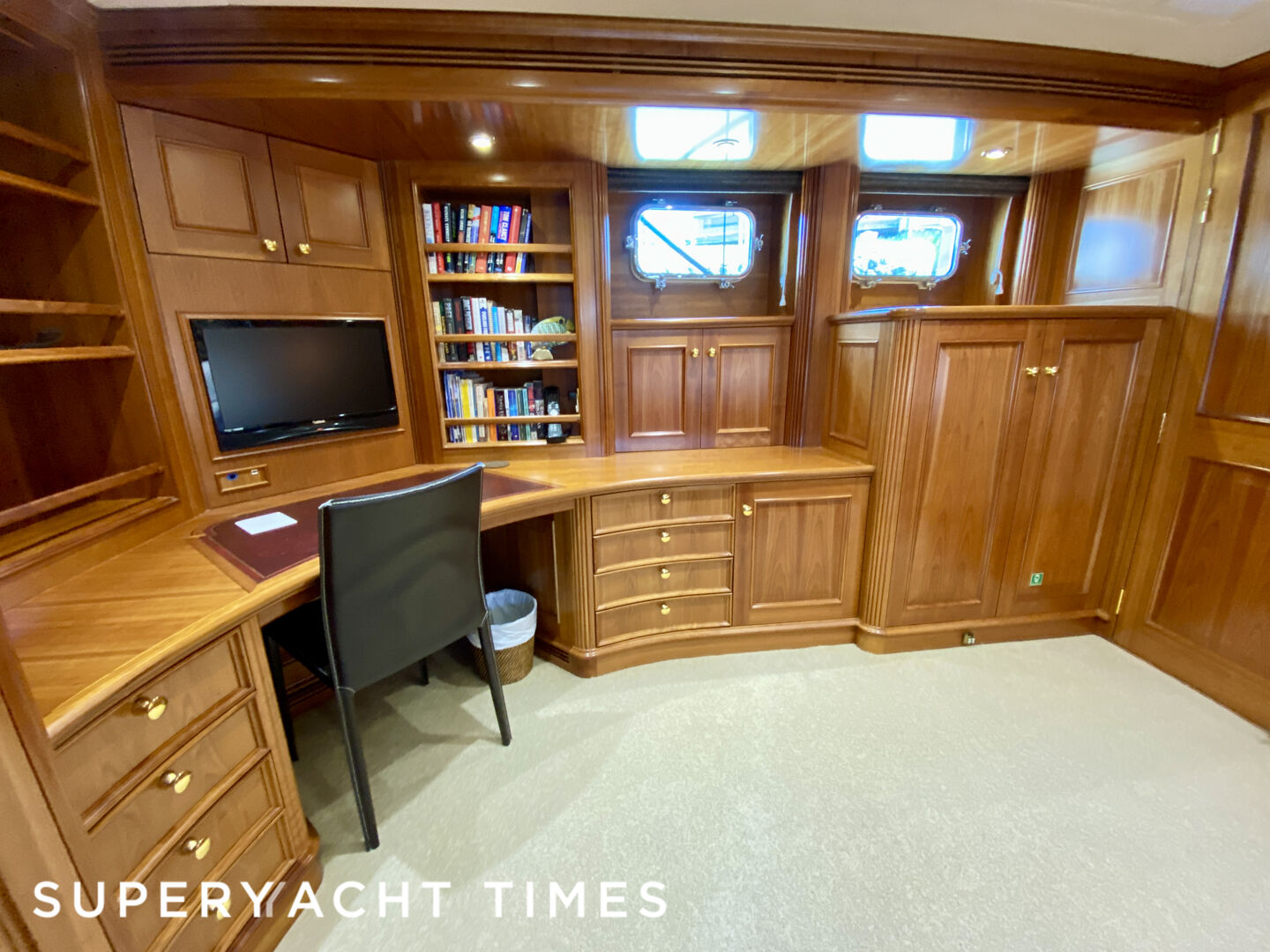 29m Bloemsma Van Breemen motor yacht Gayle Force sold