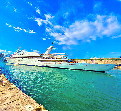 Atlantis II Yacht | 115m Hellenic Shipyards S.A. | Superyacht Times