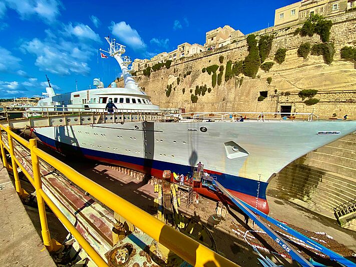 Atlantis II Yacht | 115m Hellenic Shipyards S.A. | Superyacht Times