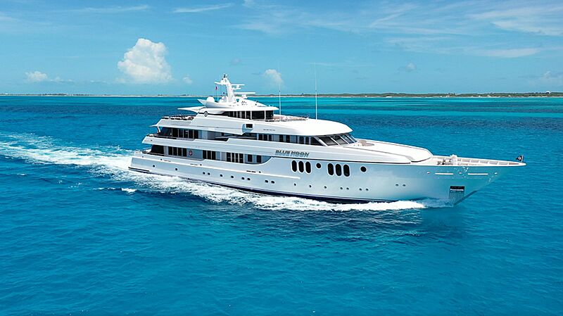 Blue Moon Yacht Power Yachts 100 MoonYacht