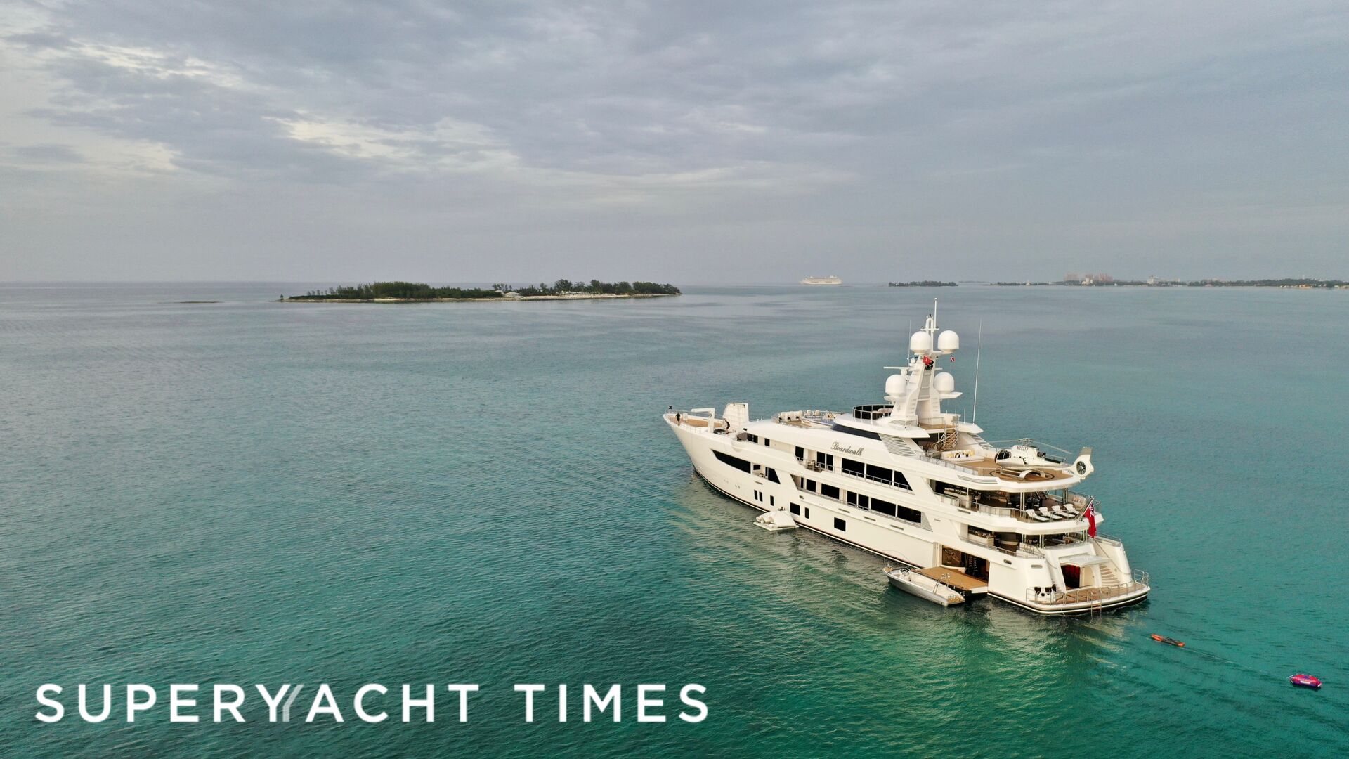 Superyacht Boardwalk in the Bahamas