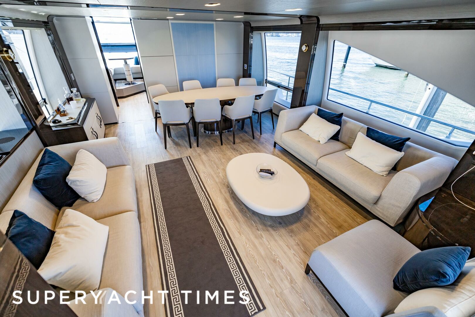 25m Azimut motor yacht Senisa sold