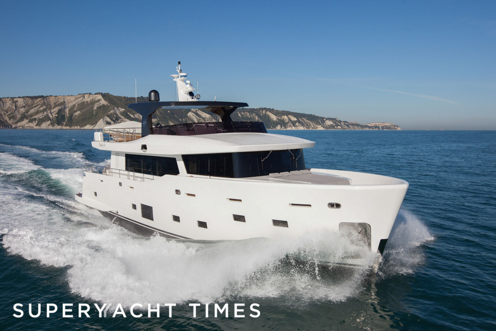28m CdM motor yacht Icon sold and renamed Como