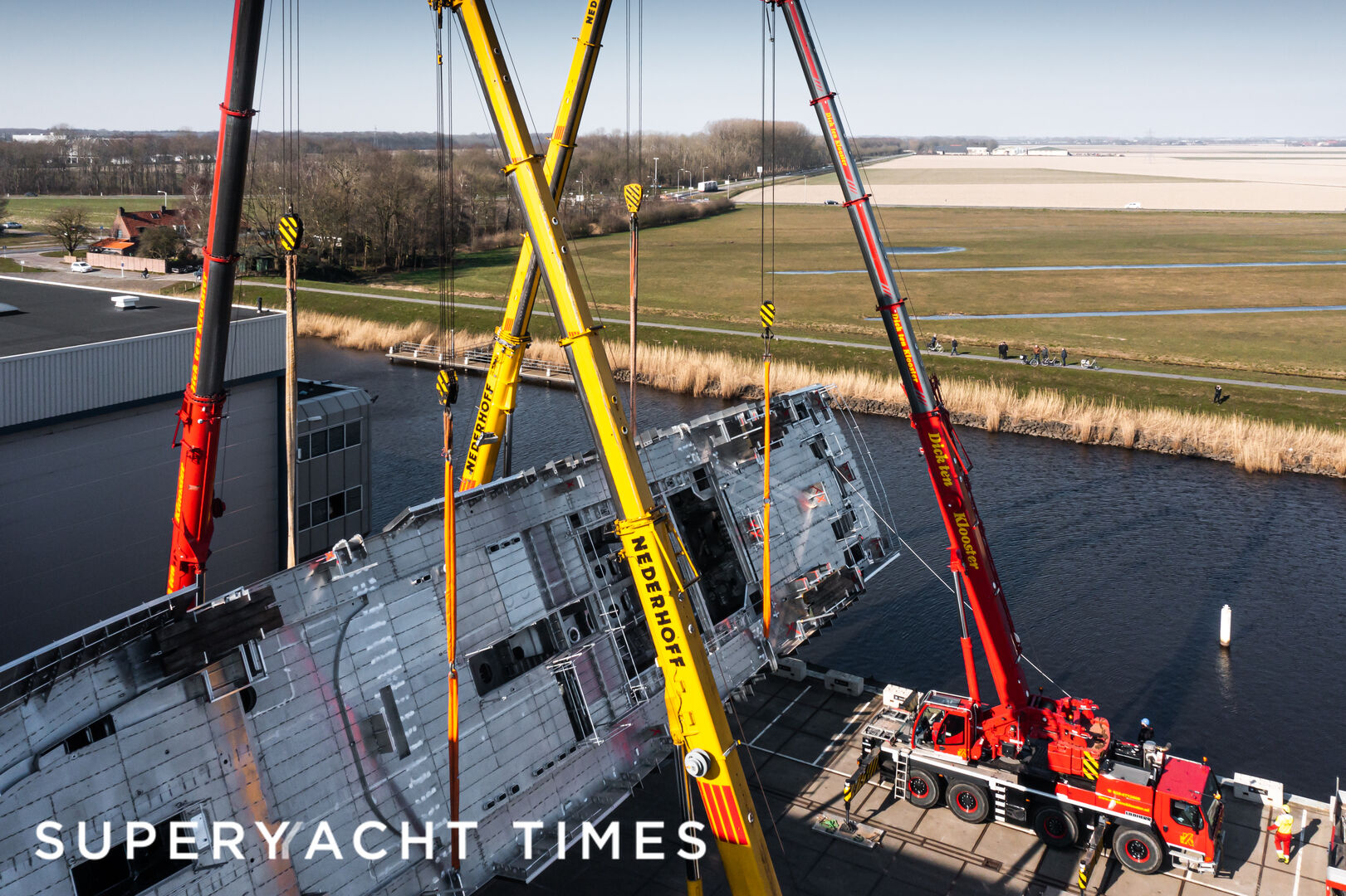 Build update: Hull of 52m sportfish superyacht Project 406 turned at ...