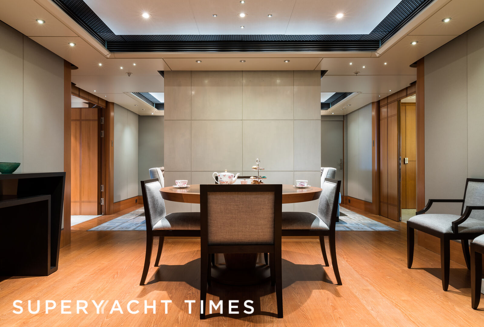 Onboard Octopus: Interior of Paul Allen's legendary 126m superyacht ...