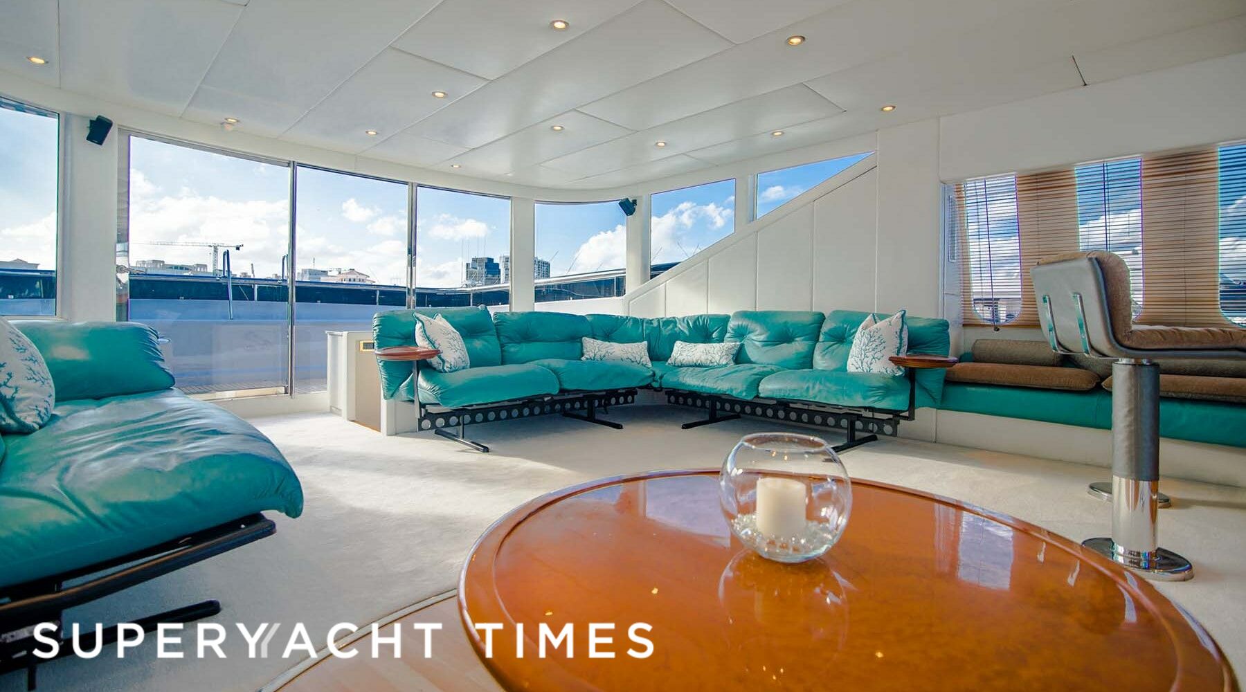 36m Azimut motor yacht Shalimar sold