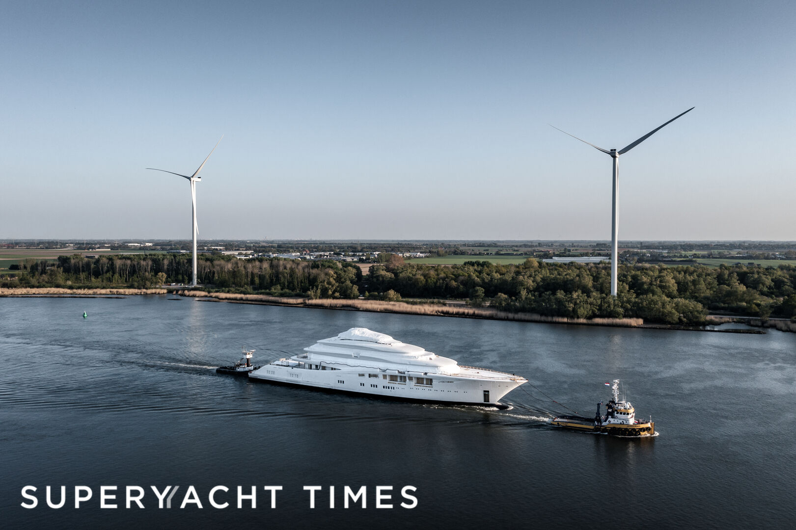 Video: Feadship's largest ever superyacht 119m Project 821 moves to ...