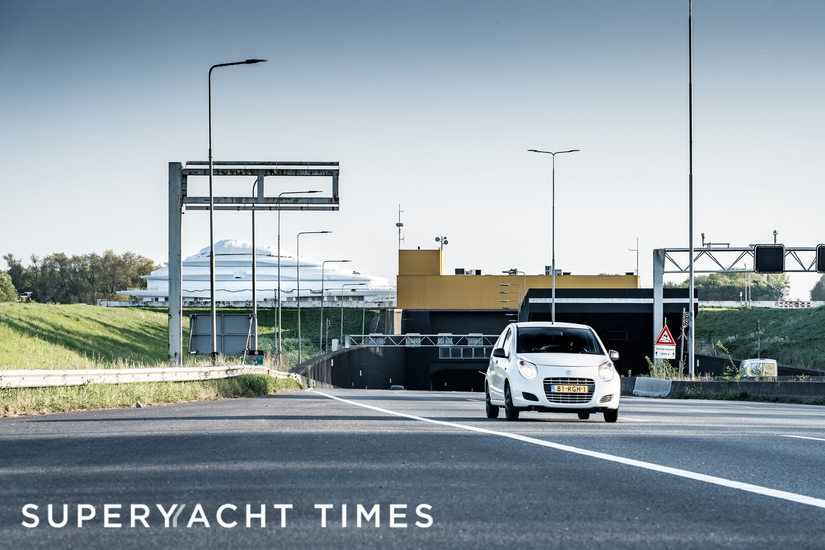 Video: Feadship's largest ever superyacht 119m Project 821 moves to ...