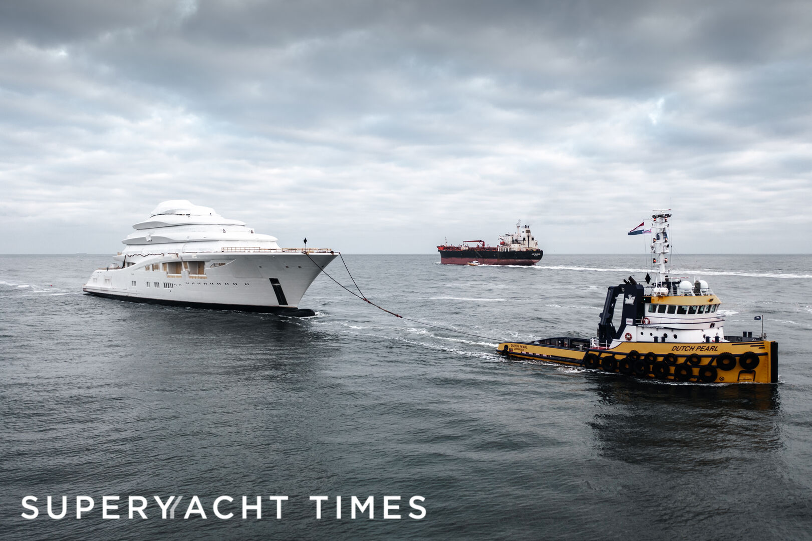 Video: Feadship's largest ever superyacht 119m Project 821 moves to ...