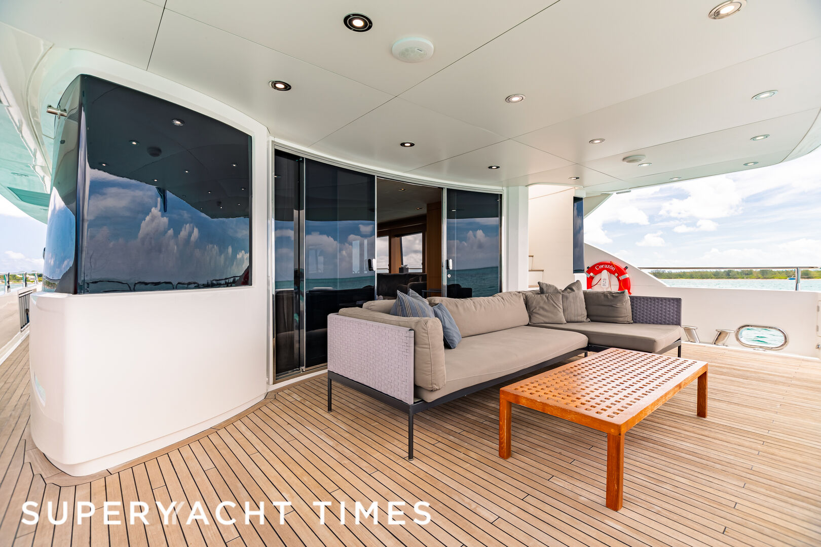 33m Sunseeker motor yacht Corazon for sale