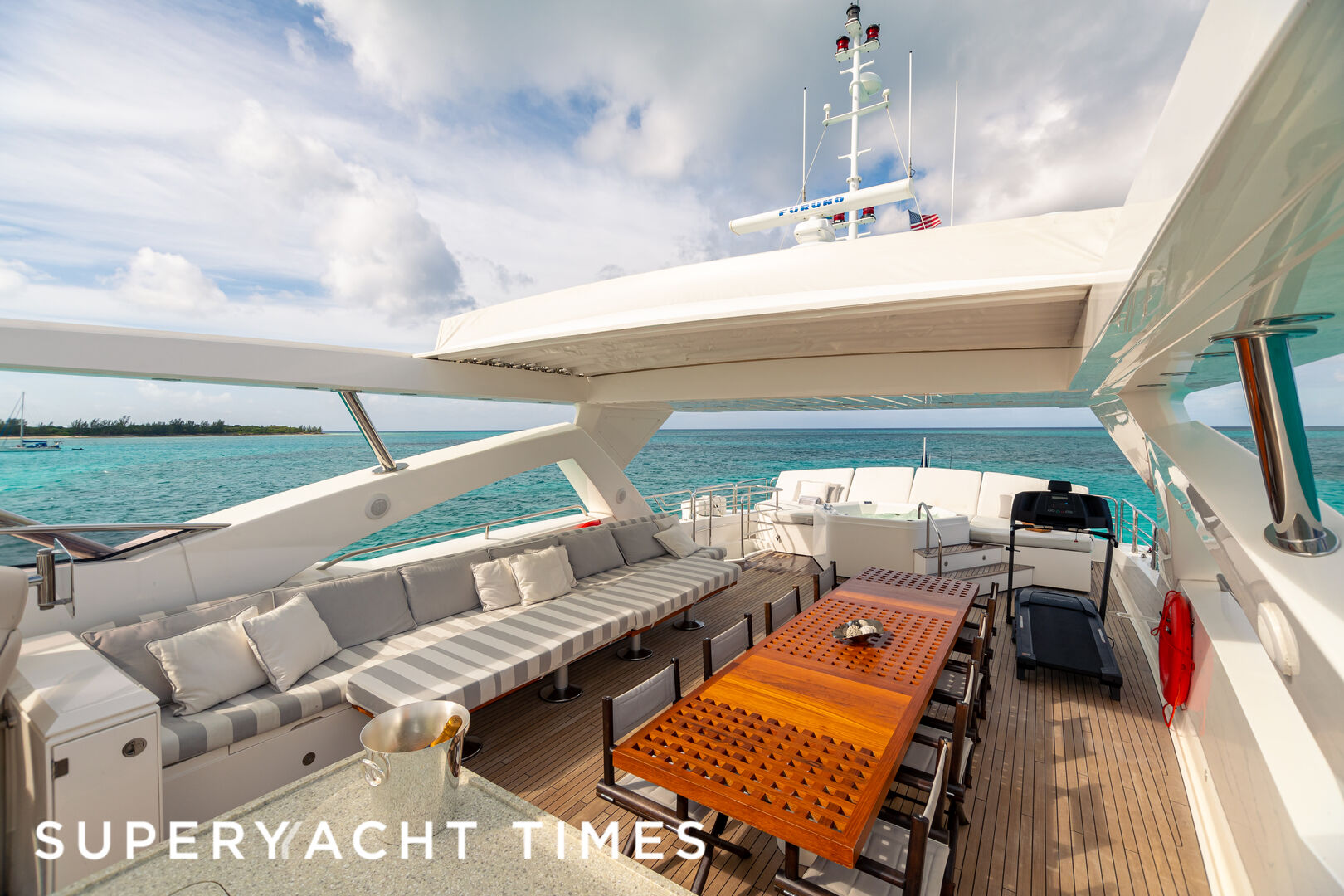 33m Sunseeker motor yacht Corazon for sale