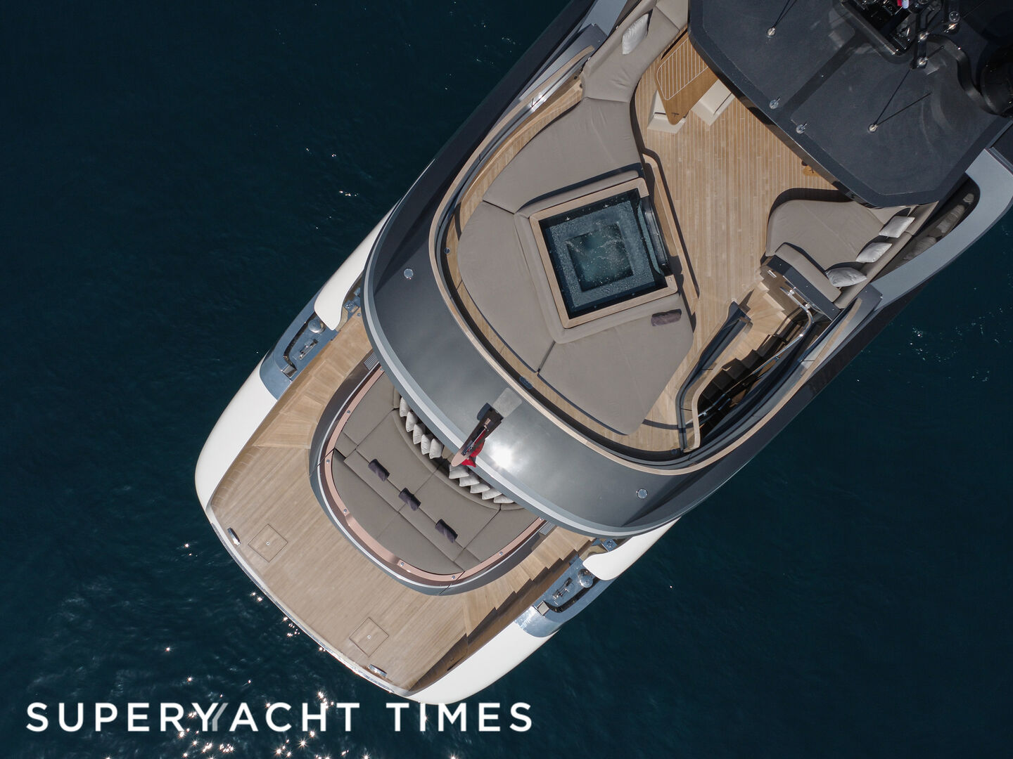 37m Tecnomar motor yacht Lucy sold