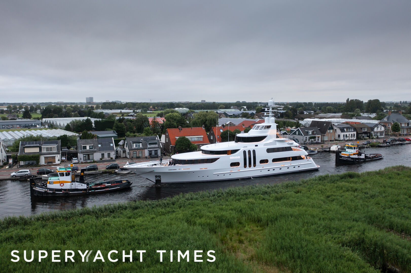 In pictures: 52m Feadship superyacht Gallant Lady in transit