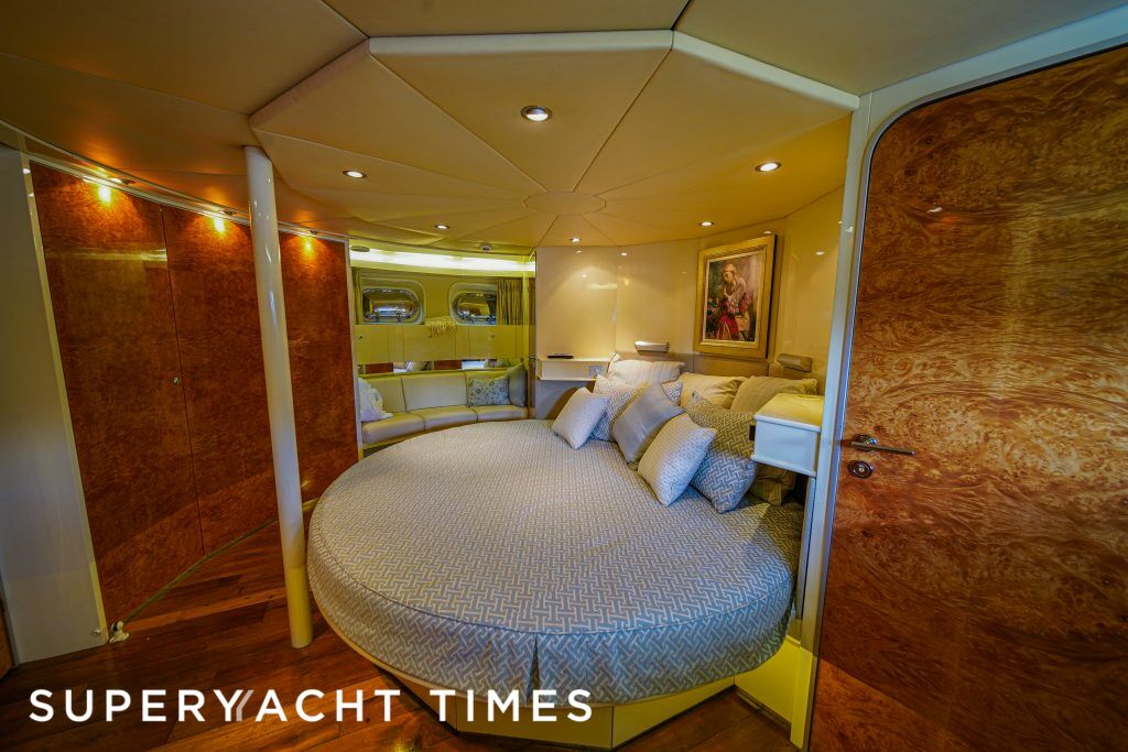 32m Heesen motor yacht Platinum Princess sold for less than €700k