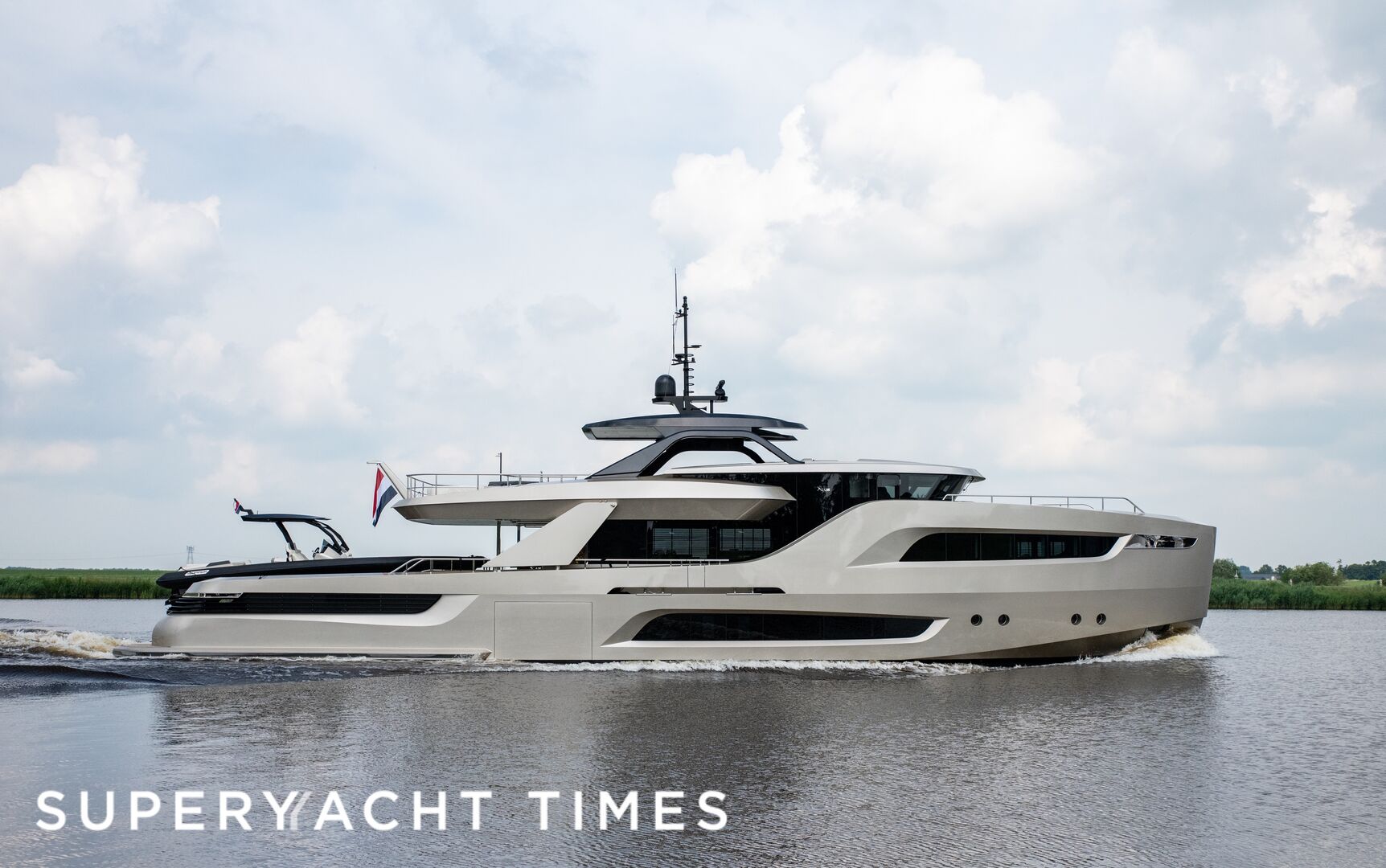 33m Holterman X-treme 105 yacht Lady Fleur delivered