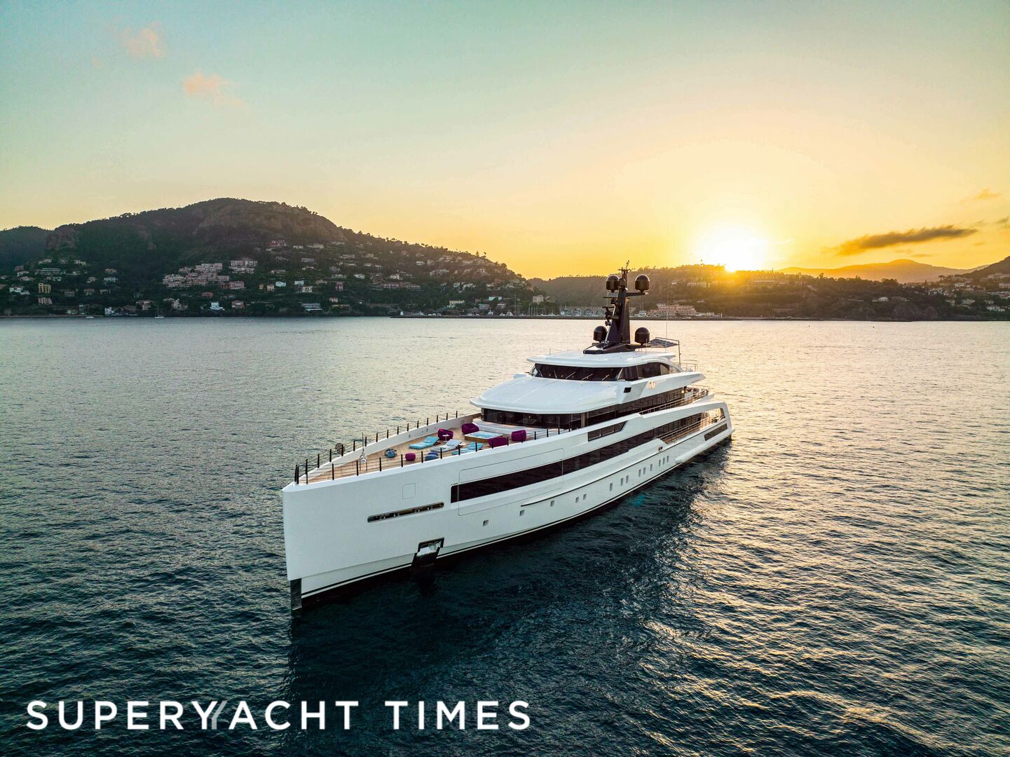 Ferretti Group confirms sale of an 85m and 70m CRN superyacht