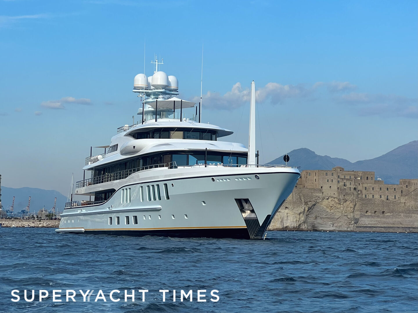 74m superyacht Avanti in Naples