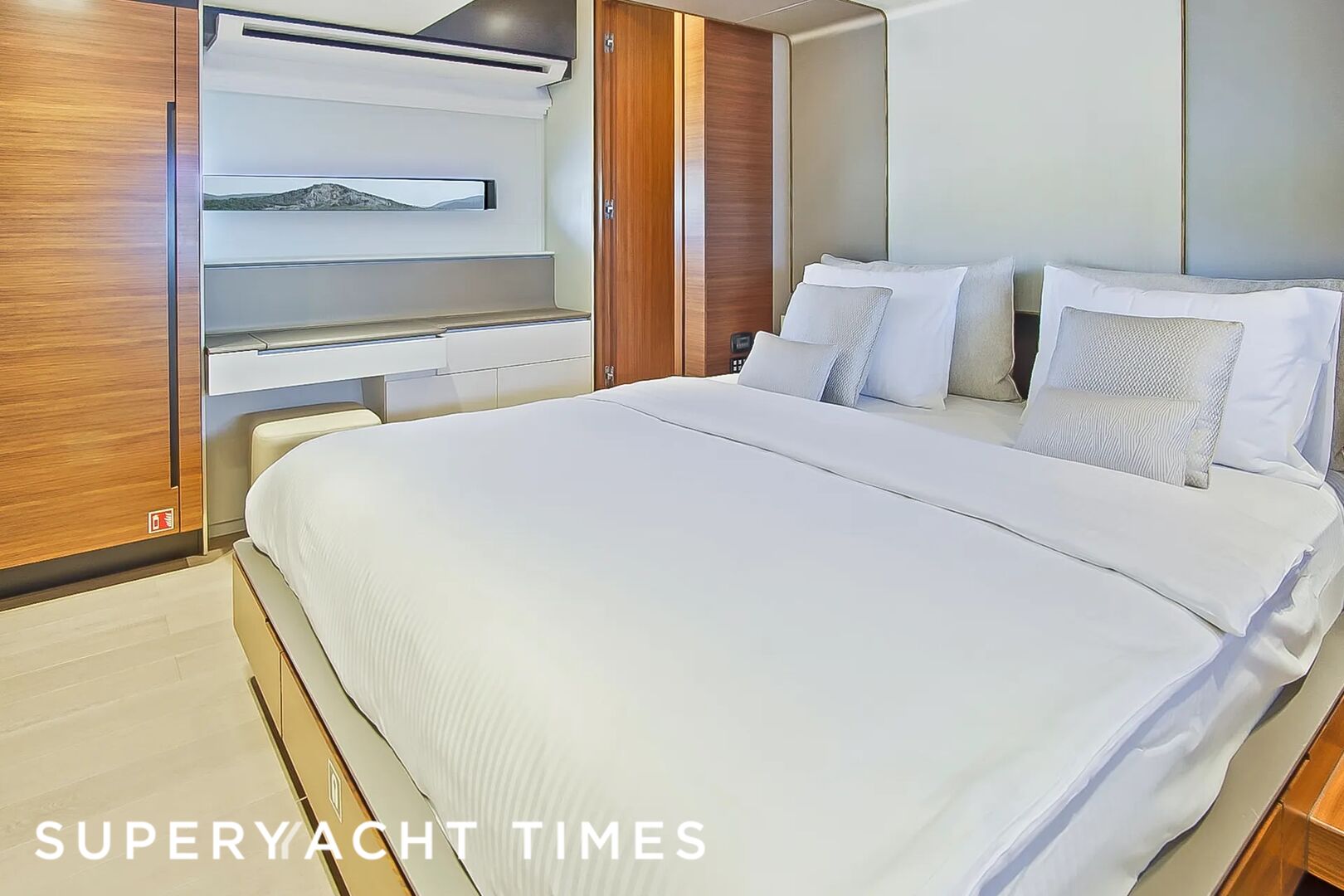 29m Peri motor yacht Lara sold