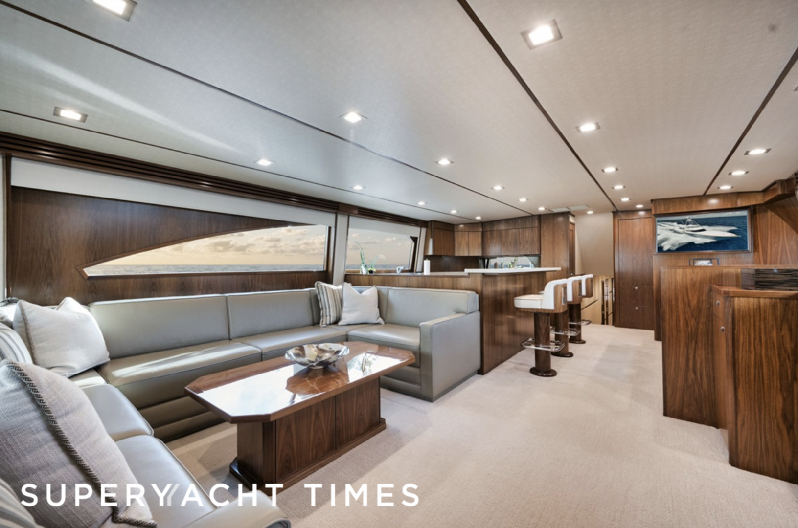24m Viking 80 sports fisherman yacht Heaven Sent sold