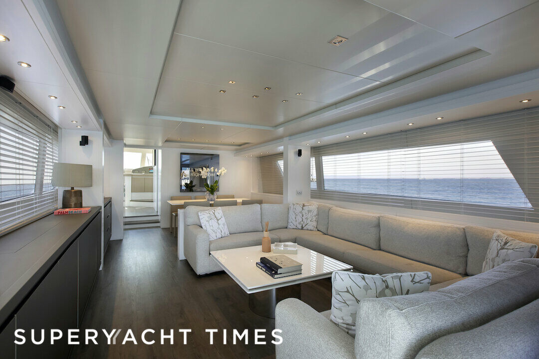 25m Sanlorenzo SL82 motor yacht sold