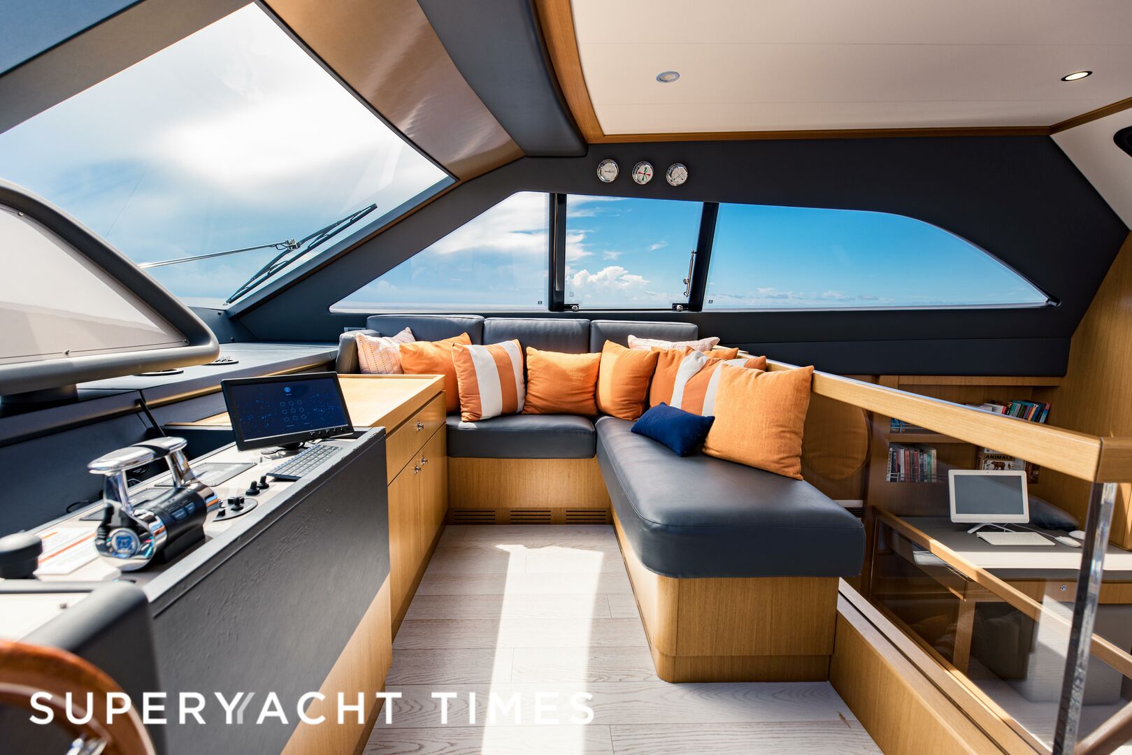 25m Ferretti motor yacht Zanzibar sold