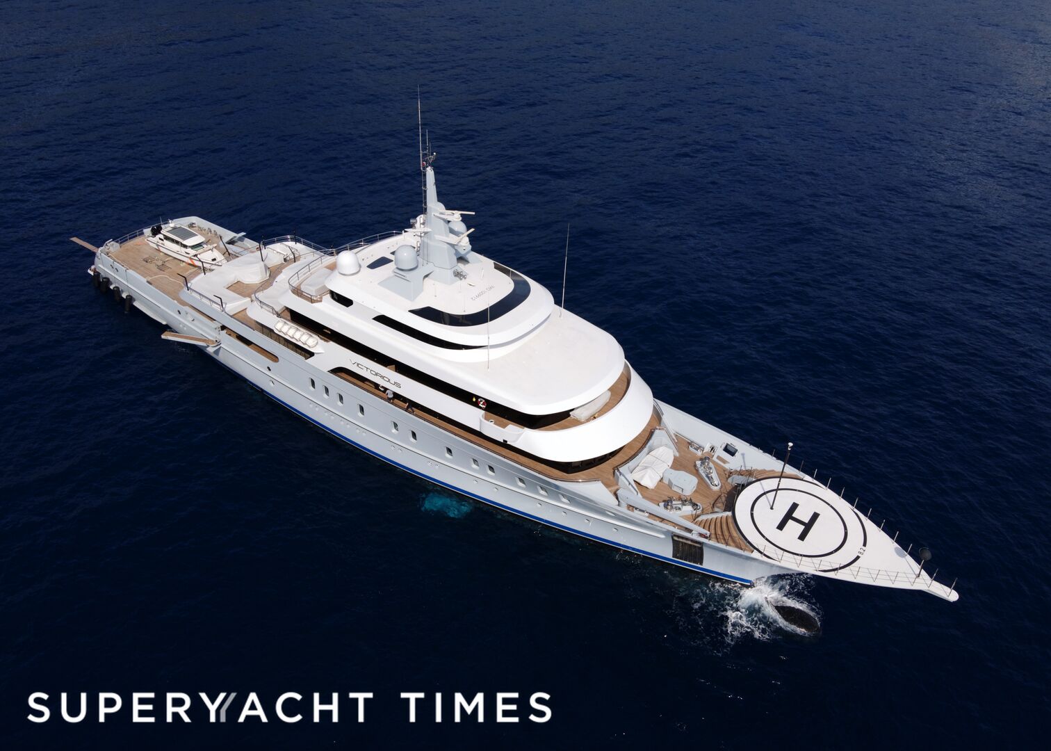 Explorer yacht Victorious on the French Riviera