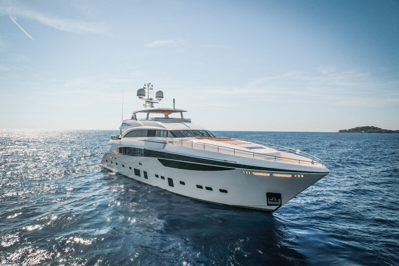 40m Princess motor yacht X5 sold