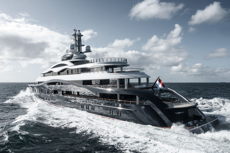 Yachts, with Designs by Espen Øino International | Luxury Yachts ...
