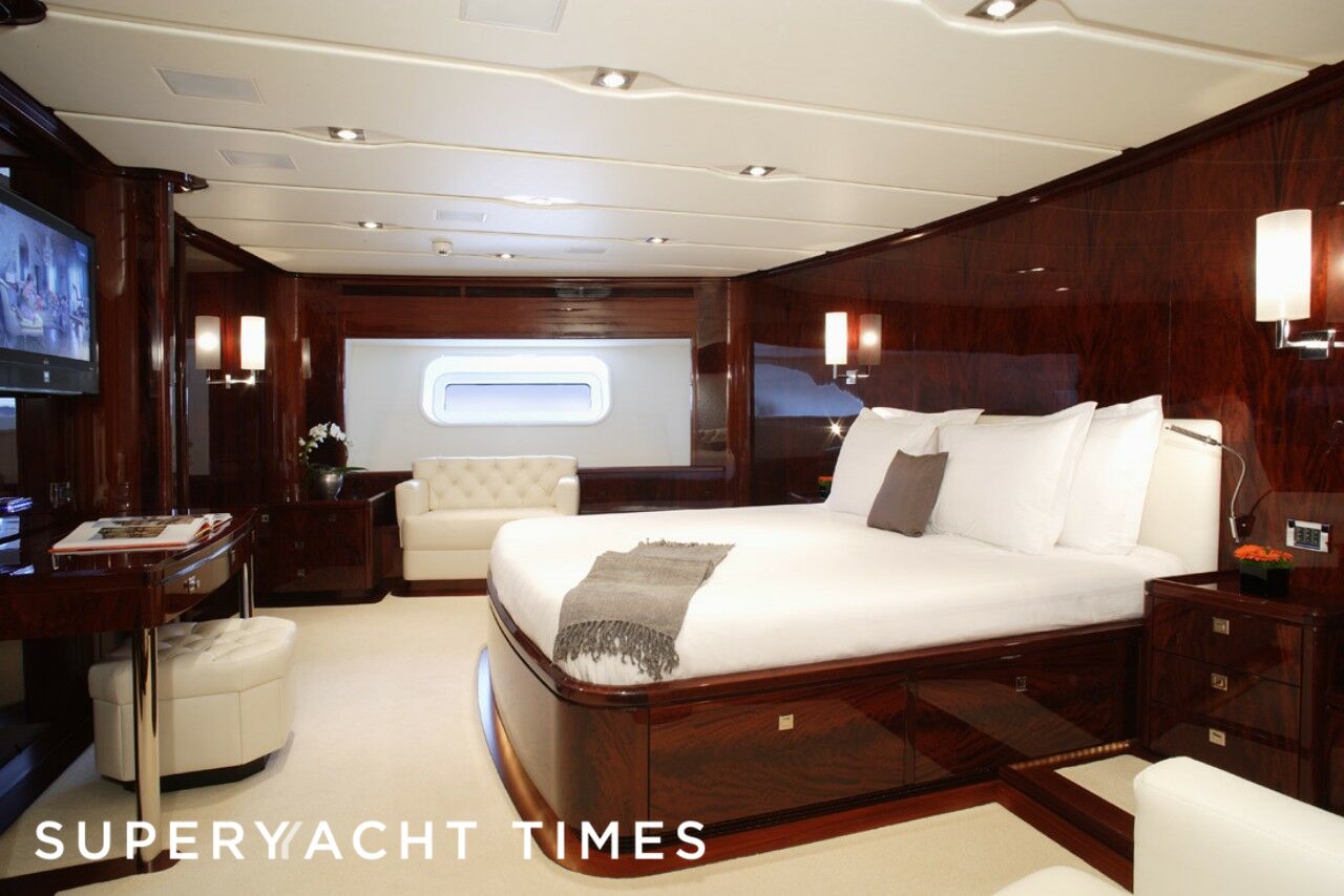 41m sailing yacht Valquest sold