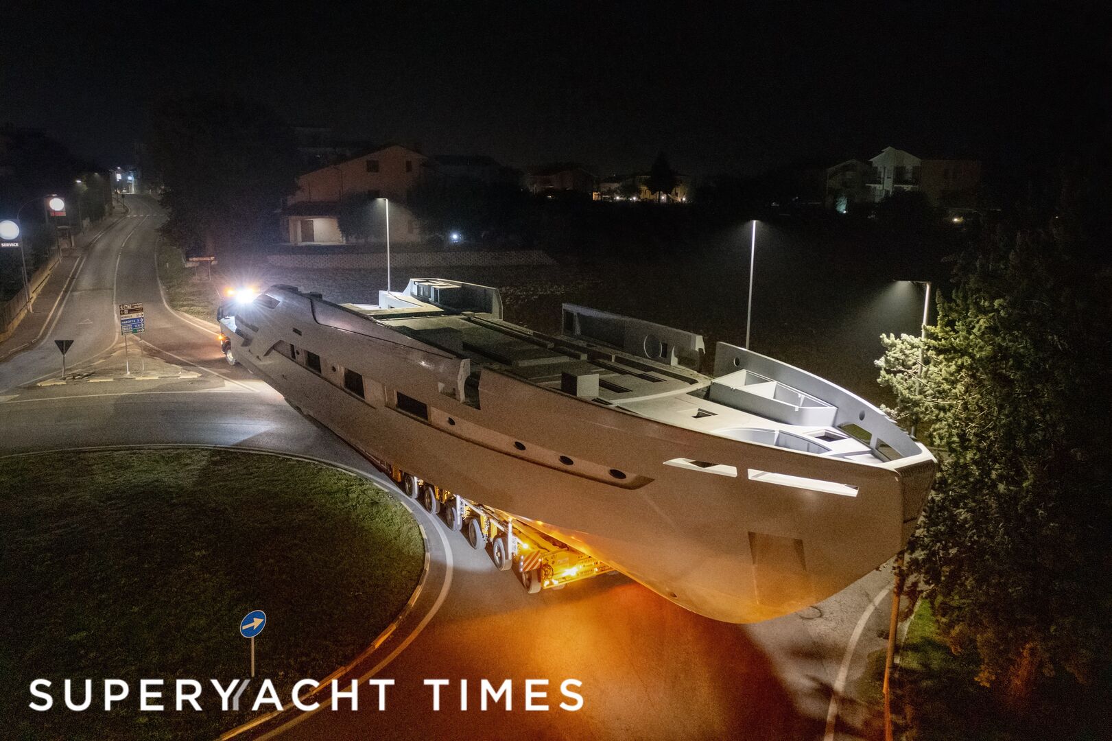 Construction Update: 35m Pershing GTX116 moves to outfitting