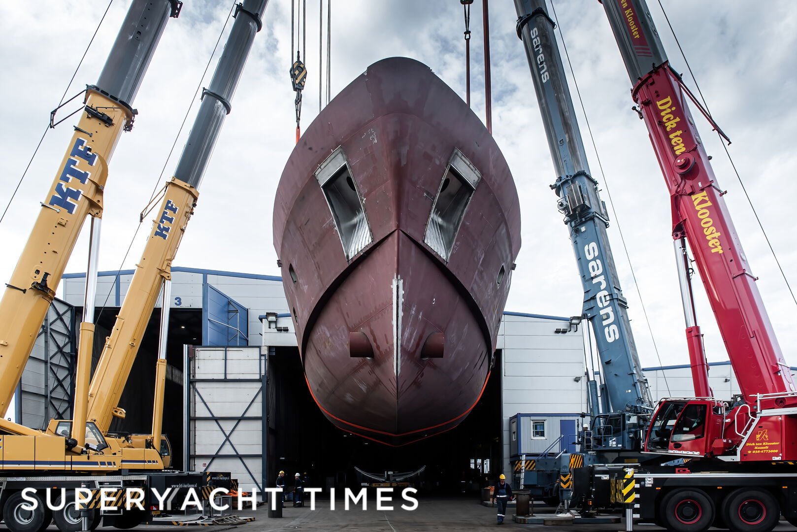 Fifth 37m Moonen Martinique yacht hull turned