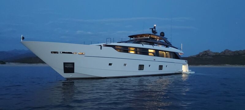 Yachts Built by Sanlorenzo with Planning Hulls | Luxury Yachts ...