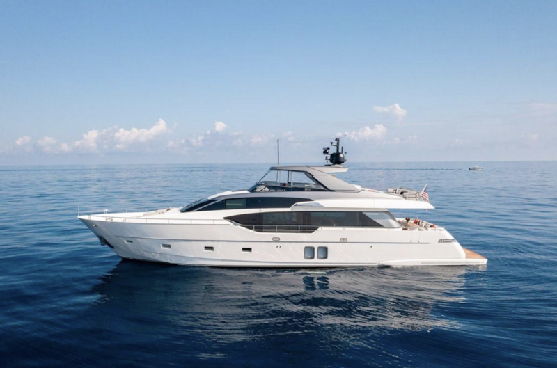 27m Sanlorenzo yacht Miss Liza sold