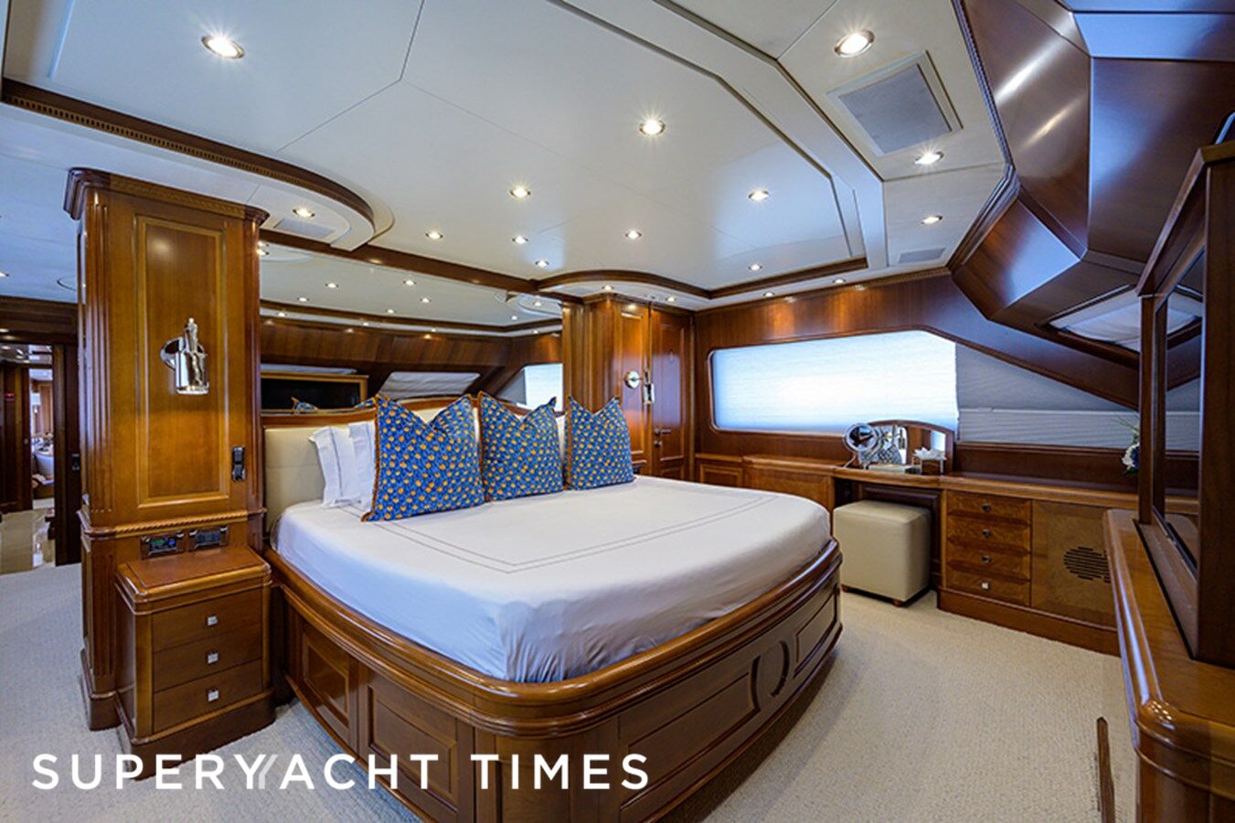 30m Benetti motor yacht BW for sale